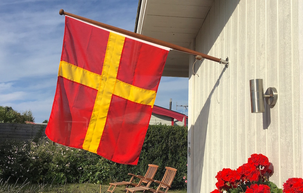 Scania Cross Flag - FlaggorOnline